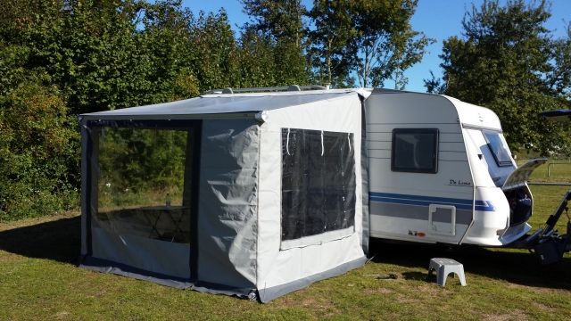 Sackmarkise Mit Vorzelt